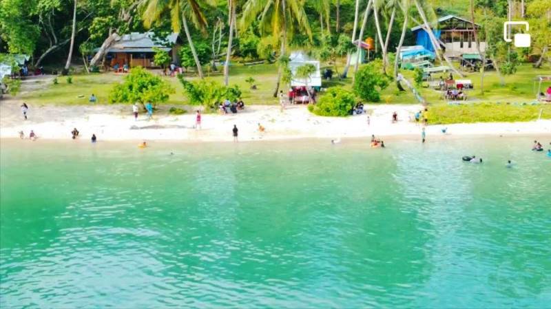 Wisata Pantai Simora Kian Diminati, Kedai Atap Manjakan Pengunjung ...