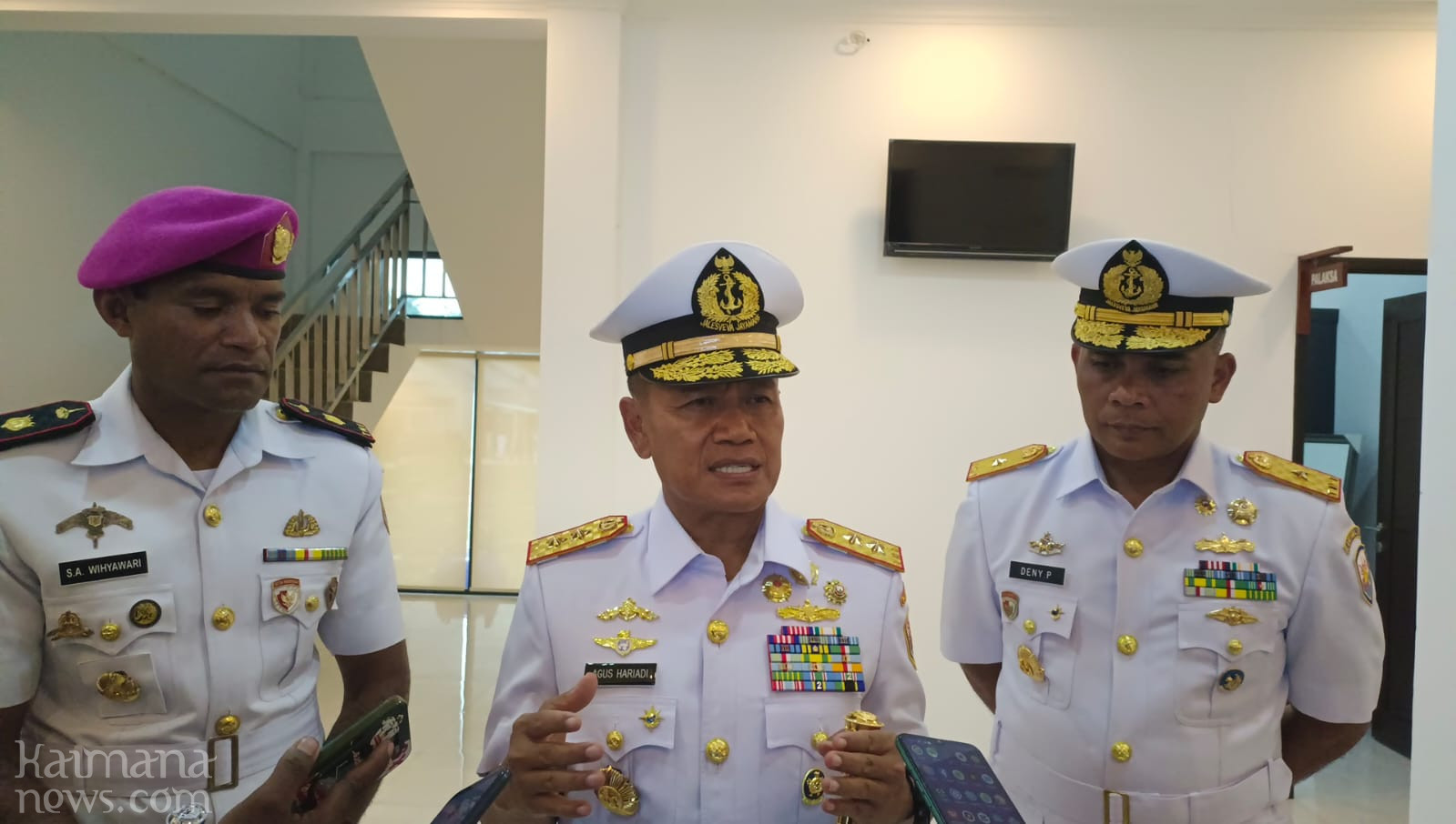 Pangkoarmada Ajak Putra-Putri Asli Papua di Kaimana Gabung TNI AL ...