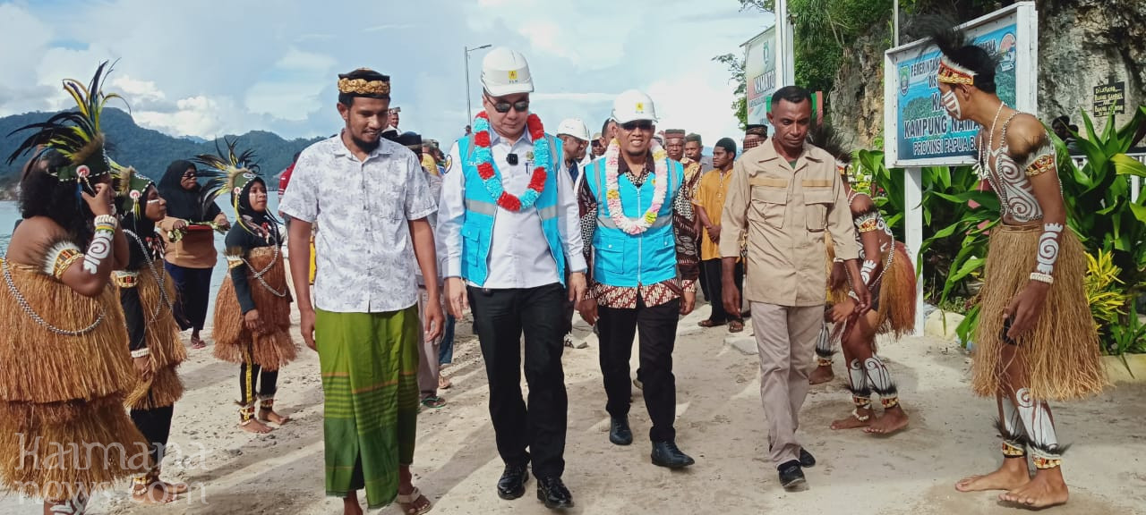 Akhirnya Warga Namatota Nikmati Listrik 24 Jam, Bupati Freddy: Ini ...